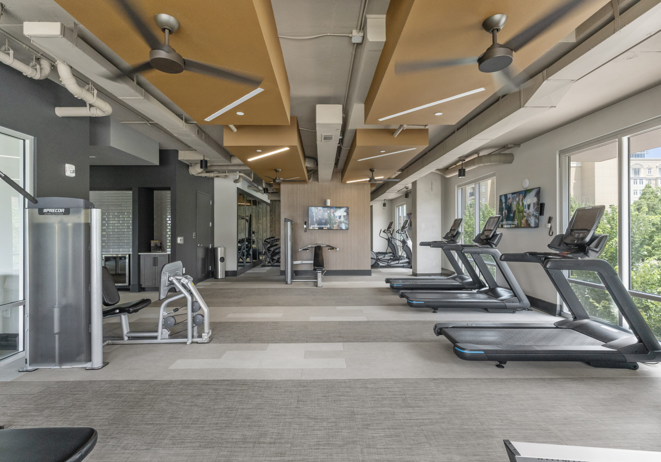 Amenities That Save You Money | 500 West Trade
